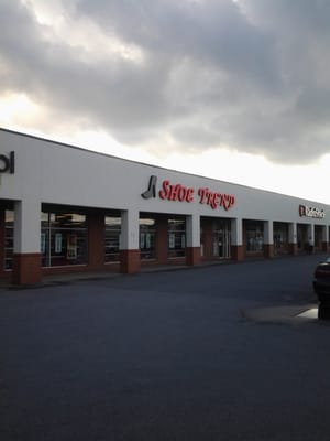 CHERNIN’S SHOE OUTLET - Updated July 2025 - 2335 E 53rd St ...