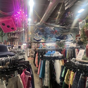 JUNKEE CLOTHING EXCHANGE - Updated July 2025 - 549 Photos & 401 Reviews ...