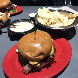 SMITTY’S GARAGE BURGERS AND BEER - 200 Photos & 201 Reviews - 7610 ...