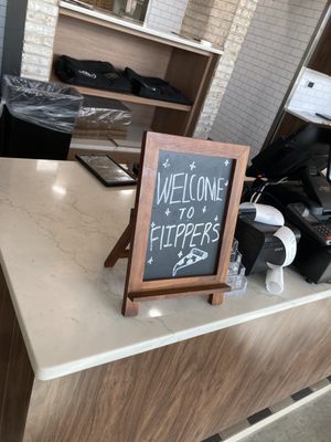 FLIPPERS PIZZERIA - Updated July 2024 - 28 Photos & 31 Reviews - 3212 N ...
