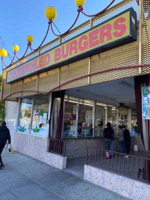 DAGLAS DRIVE IN - Updated August 2024 - 485 Photos & 828 Reviews ...