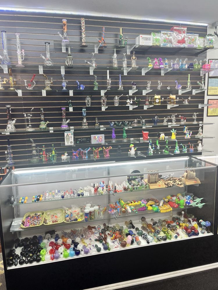 ELMWOOD SMOKE SHOP - Updated May 2026 - 224 Elmwood Ave, Buffalo, New ...