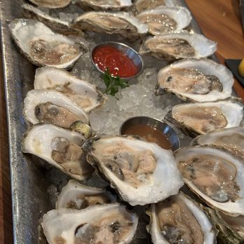 Boston FIN POINT OYSTER BAR & GRILL - Updated November 2024 - 751 ...