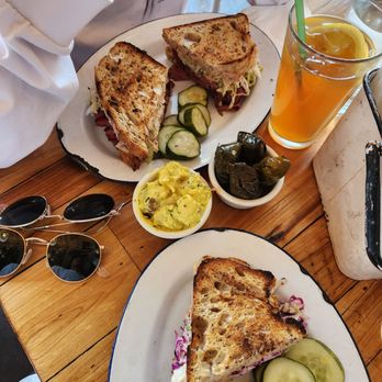 LEVEN DELI - Updated July 2024 - 984 Photos & 609 Reviews - 123 W 12th ...