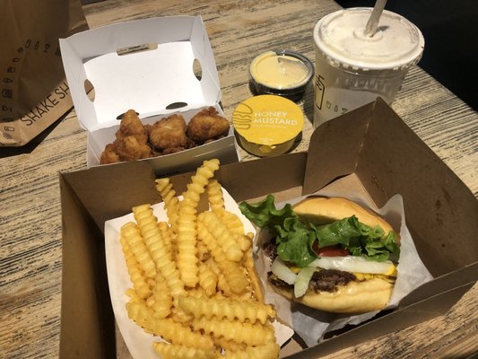 SHAKE SHACK - HERALD SQUARE - 593 Photos & 403 Reviews - 1333 Broadway ...
