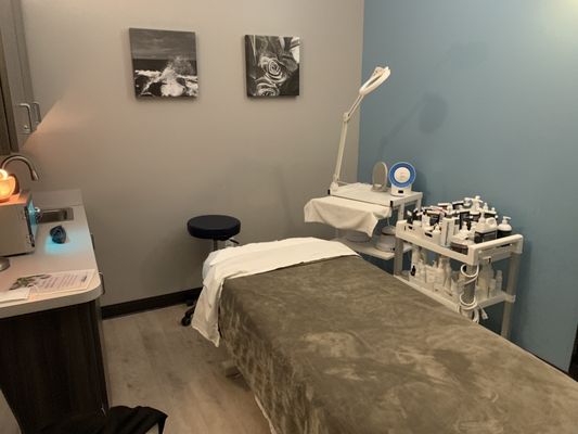 HAND & STONE MASSAGE AND FACIAL SPA - Updated December 2025 - 11 Photos ...