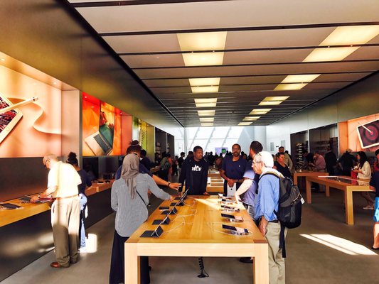 APPLE GEORGETOWN - Updated December 2025 - 63 Photos & 334 Reviews ...