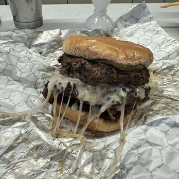 VAL’S BURGERS - Updated July 2025 - 1057 Photos & 2290 Reviews - 2115 ...