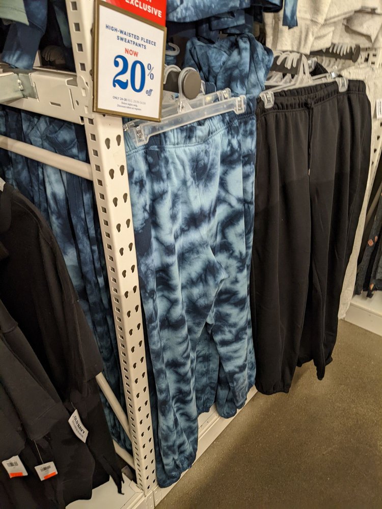 OLD NAVY OUTLET - Updated August 2025 - 17 Photos - 3885 Eagan Outlets ...