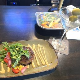 TAVERN IN THE SQUARE - Updated November 2025 - 77 Photos & 96 Reviews ...