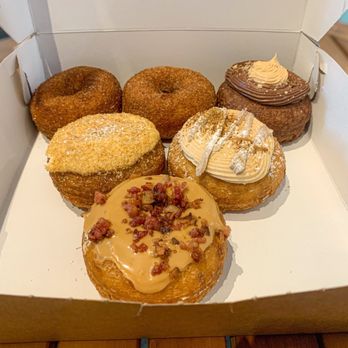 DONNIE’S DONUTS - Updated December 2025 - 106 Photos & 62 Reviews - 701 ...
