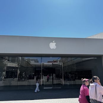 APPLE UTC - Updated December 2025 - 150 Photos & 637 Reviews - 4305 La ...