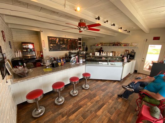 CORNER SCOOP - Updated November 2025 - 44 Photos & 52 Reviews - 3166 AZ ...