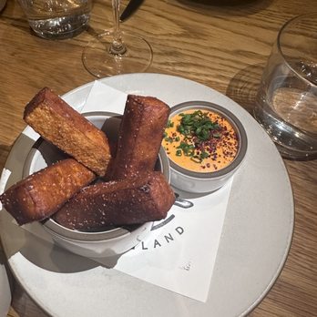 CHICKADEE - Updated March 2025 - 719 Photos & 317 Reviews - 21 Drydock ...