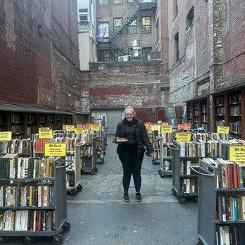 BRATTLE BOOK SHOP - Updated August 2024 - 227 Photos & 167 Reviews - 9 ...