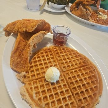 CHICAGO’S HOME OF CHICKEN & WAFFLES - Updated November 2024 - 66 Photos ...