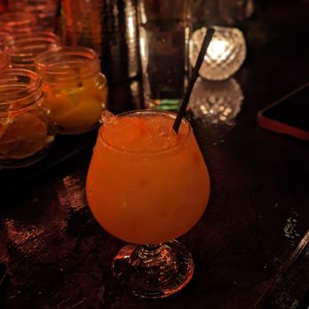 WILLOW - Updated April 2025 - 79 Photos & 61 Reviews - 1431 Times ...