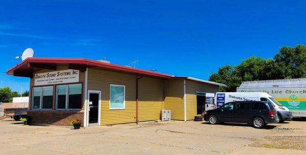 DAKOTA SOUND SYSTEMS - Updated July 2025 - 10 Photos - 1516 E Broadway ...