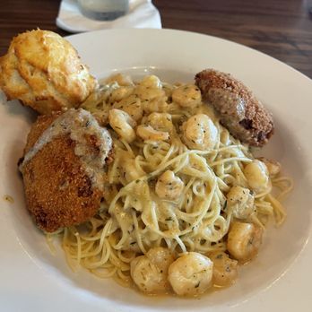 CHEESECAKE BISTRO BY COPELAND’S - Updated December 2024 - 379 Photos ...