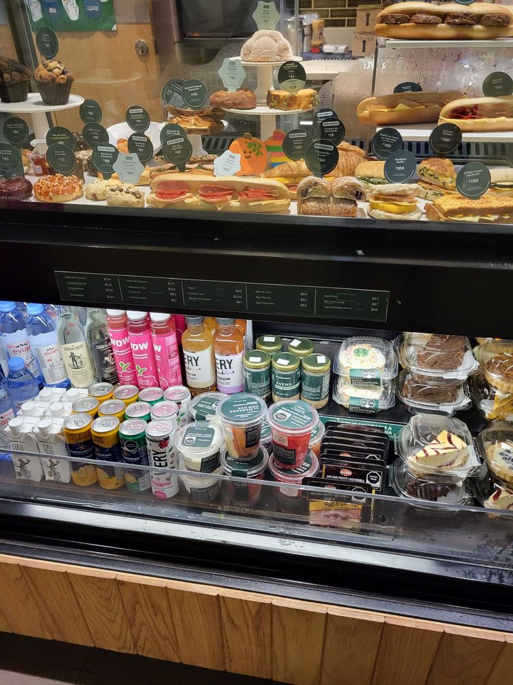 STARBUCKS - Updated December 2024 - Cancún, Quintana Roo, Mexico ...