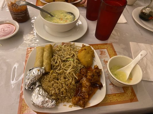 A GOLDEN DRAGON CHINESE RESTAURANT - 43 Photos & 96 Reviews - 1950 E ...