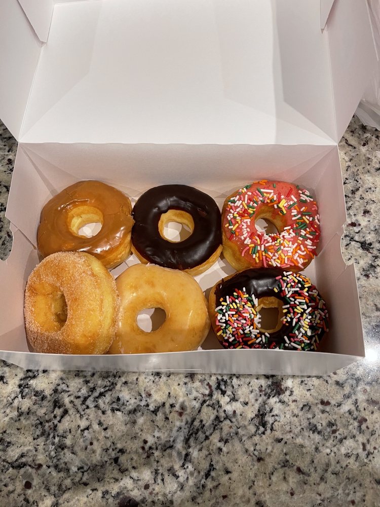 LEE’S DONUTS - 26 Photos & 49 Reviews - 1136 E Borgfeld Dr, San Antonio ...