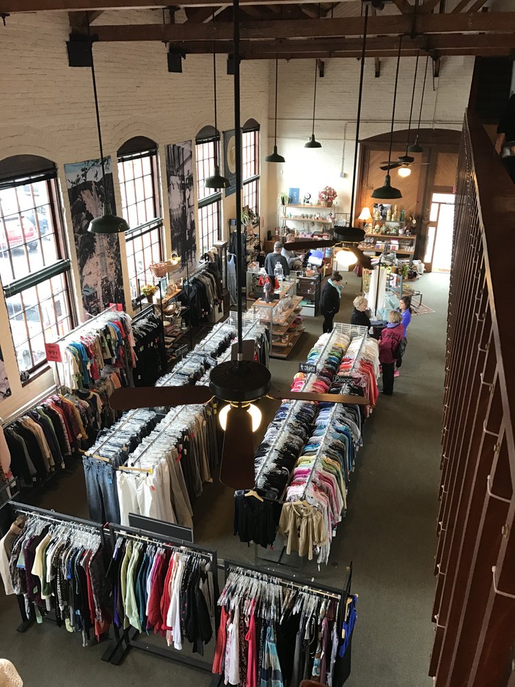 FULL CIRCLE THRIFT - Updated January 2026 - 132 Photos & 129 Reviews ...