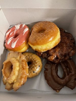 SUNRISE DONUTS - Updated August 2024 - 75 Photos & 98 Reviews - 1639 E ...