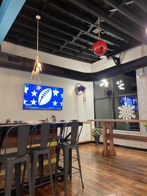 FIZZ ED - Updated October 2024 - 29 Photos & 35 Reviews - 260 Howard St ...