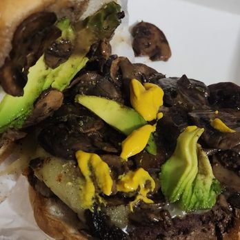 BIGZ BURGER JOINT - Updated December 2025 - 218 Photos & 308 Reviews ...