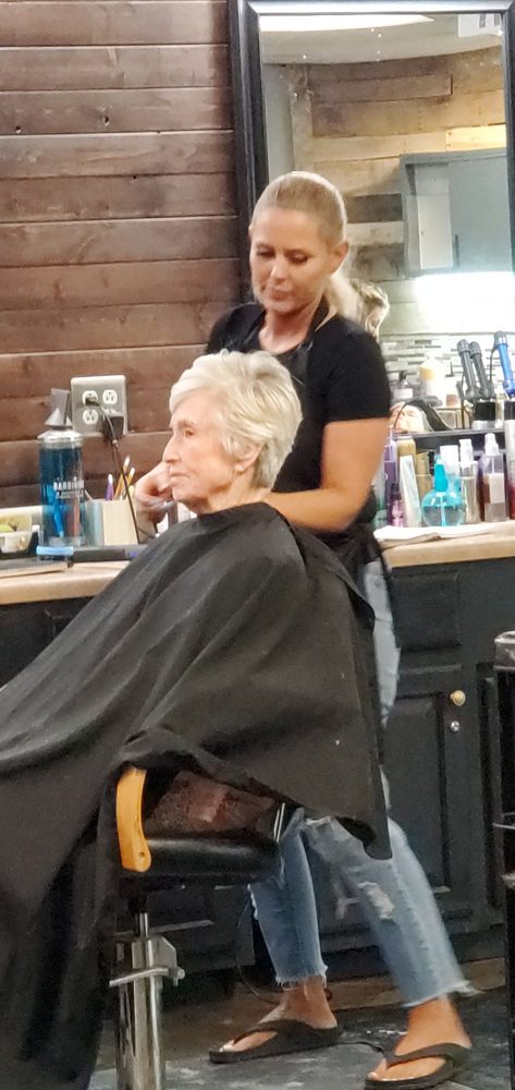 LOOKERS - Updated January 2026 - 119 N Greenwood St, Lebanon, Tennessee ...