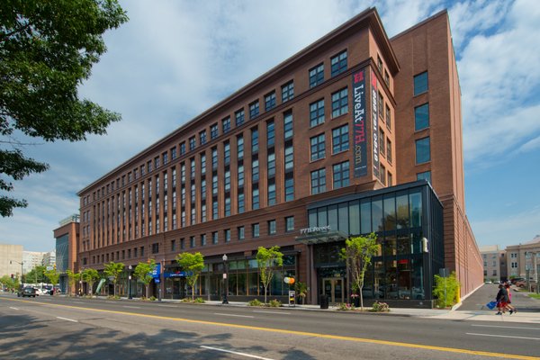 77H - Updated January 2026 - 52 Photos & 38 Real Reviews - 77 H St NW ...