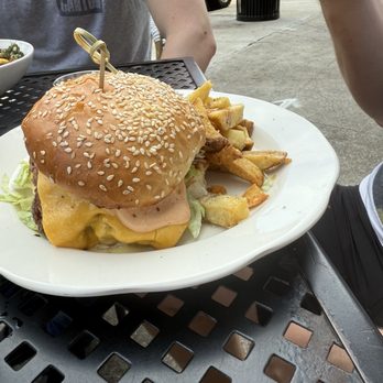 THE ESSENTIAL - Updated December 2025 - 685 Photos & 469 Reviews - 2215 ...