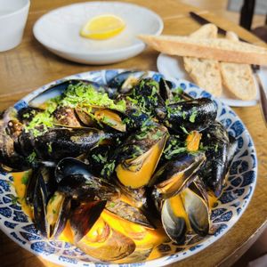 THE EXCHEQUER - 188 Photos & 111 Reviews - 3-5 Exchequer Street, Dublin ...