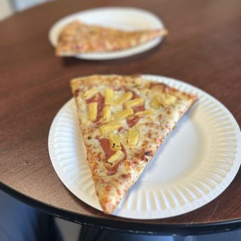 NIZARIO’S PIZZA - Updated September 2025 - 217 Photos & 703 Reviews ...