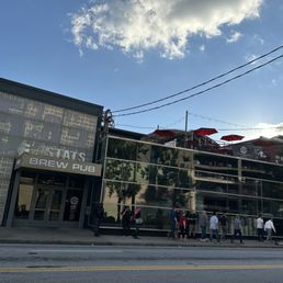 STATS BREWPUB - Updated July 2025 - 338 Photos & 745 Reviews - 300 ...