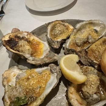 HALF SHELL OYSTER HOUSE - Updated November 2025 - 418 Photos & 338 ...