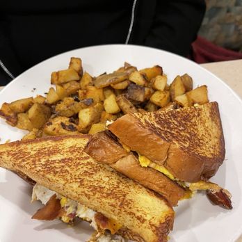 THE RIVERDALE DINER - Updated December 2025 - 103 Photos & 190 Reviews ...