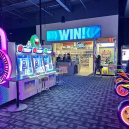 DAVE & BUSTER’S COLORADO SPRINGS - Updated November 2024 - 35 Photos ...