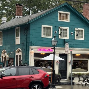 THE VILLAGE BISTRO - Updated June 2024 - 188 Photos & 59 Reviews - 59 ...