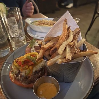 BEA - Updated July 2025 - 2720 Photos & 3079 Reviews - 403 W 43rd St ...