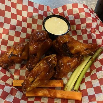 WOLVES HEAD PIZZA & WINGS - Updated January 2026 - 111 Photos & 237 ...