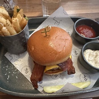 RAMSAY’S KITCHEN - Updated August 2025 - 1043 Photos & 500 Reviews - 39 ...