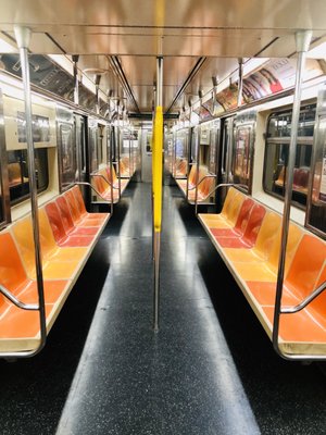 THE 6 TRAIN - Updated December 2025 - 13 Photos & 16 Reviews - New York ...