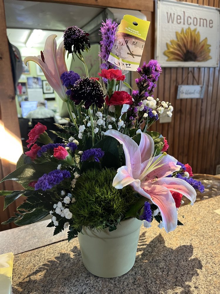 JEN-MOR FLORIST - 63 Photos & 12 Reviews - 2109 S Dupont Hwy, Dover ...