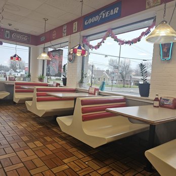 HAPPY DAZ - Updated October 2025 - 93 Photos & 27 Reviews - 1064 ...