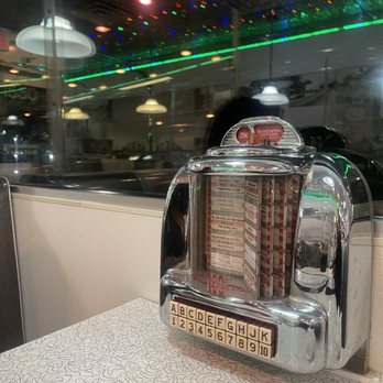 THE SHINY DINER - Updated December 2024 - 270 Photos & 346 Reviews ...