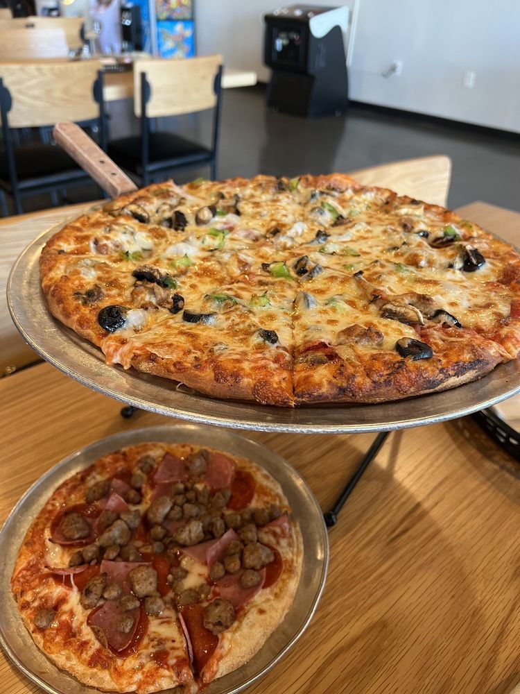 TONY PEPPERONI PIZZERIA - Updated February 2025 - 295 Photos & 403 ...