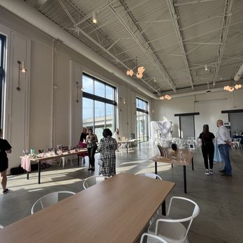 PINE - Updated December 2025 - 54 Photos - 4100 Raleigh St, Charlotte ...