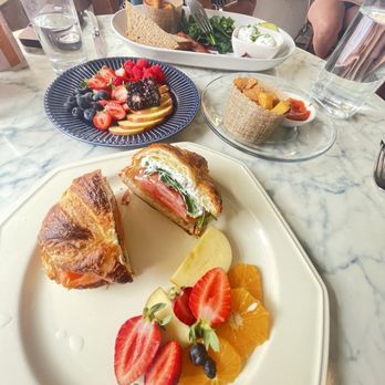 LITTLE LION CAFE - Updated January 2025 - 707 Photos & 767 Reviews ...